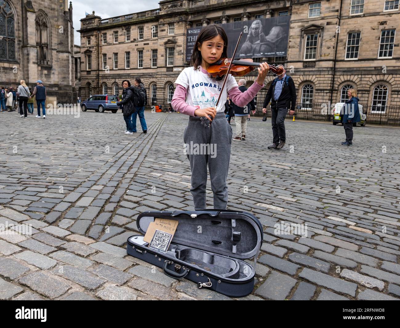 Edinburgh, Scotland, UK, 4th August 2023. Street perforrmers at ...