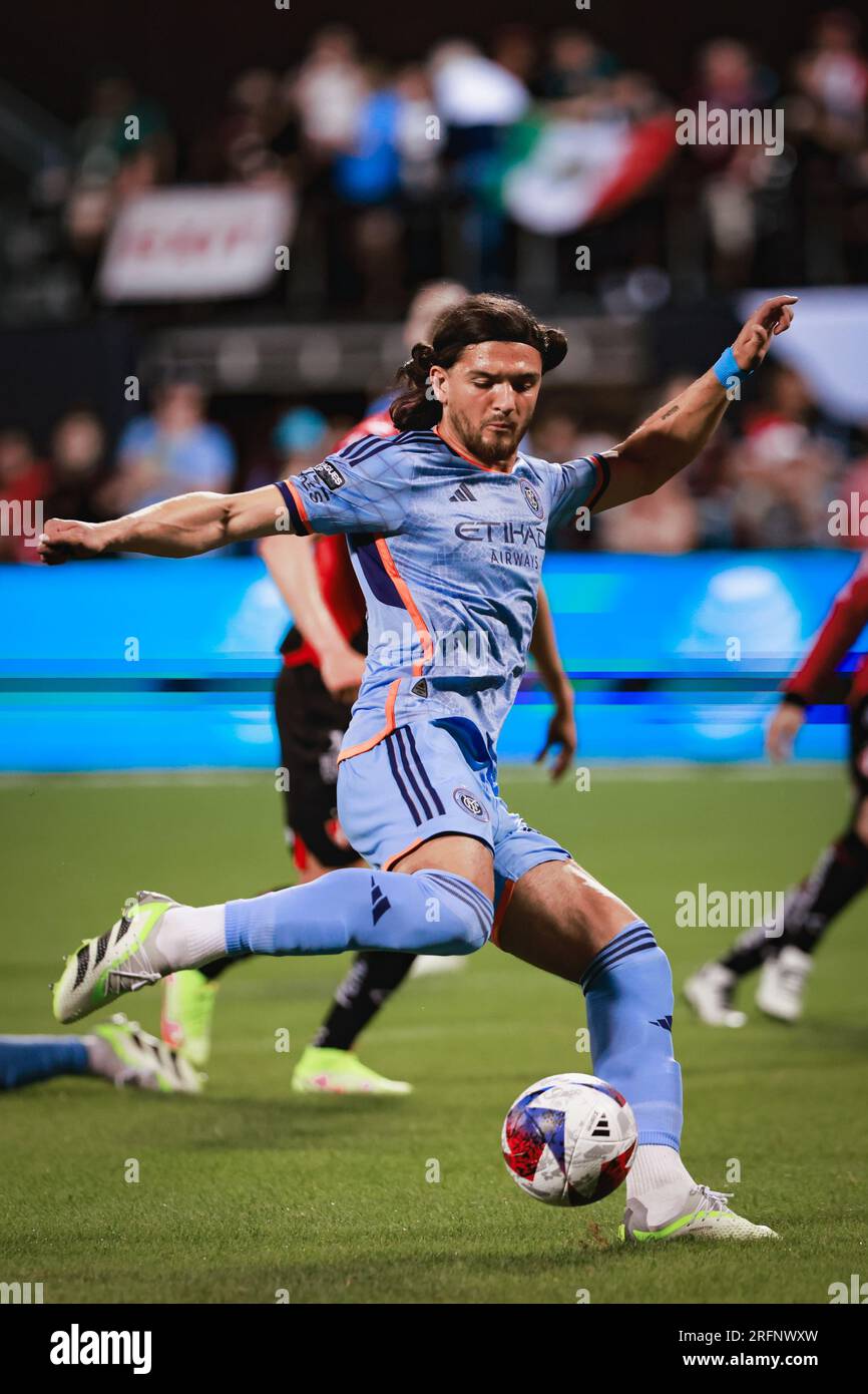 Mid fielder hi-res stock photography and images - Alamy