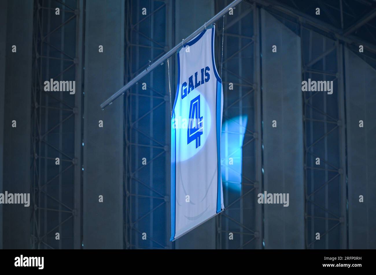 Number 4 basketball player hi-res stock photography and images - Alamy