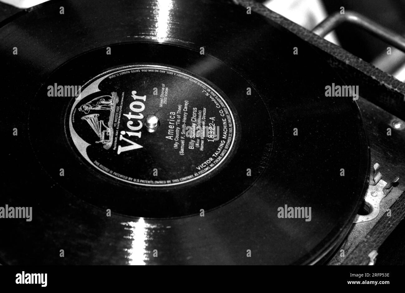 Vintage rca victor vinyl record hi-res stock photography and images - Alamy