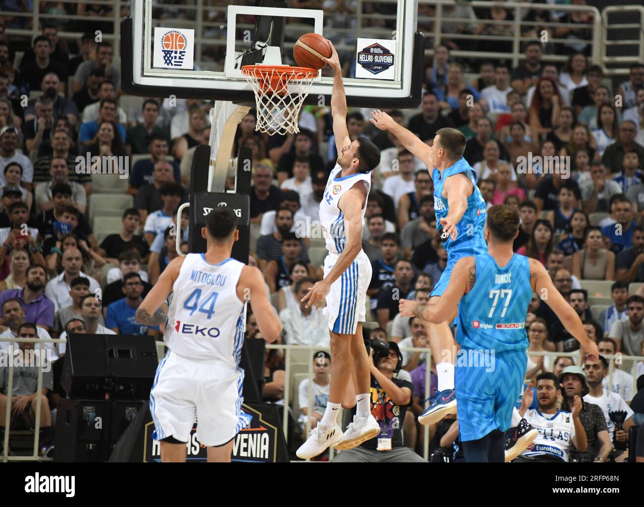Basquetball hi-res stock photography and images - Alamy