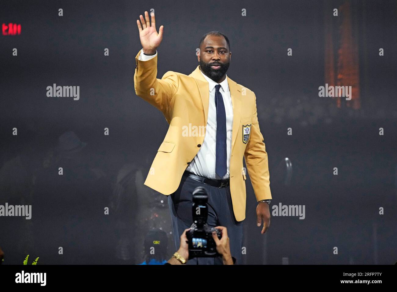 Darrelle Revis, a member of the Pro Football Hall of Fame Class of 2023 ...