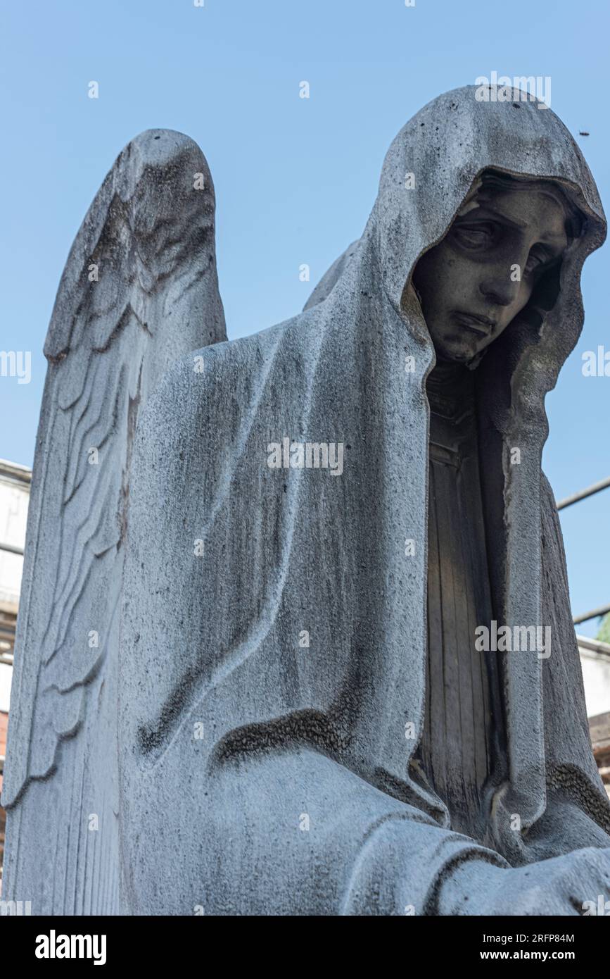 close up side view of angel of death statue Stock Photo - Alamy