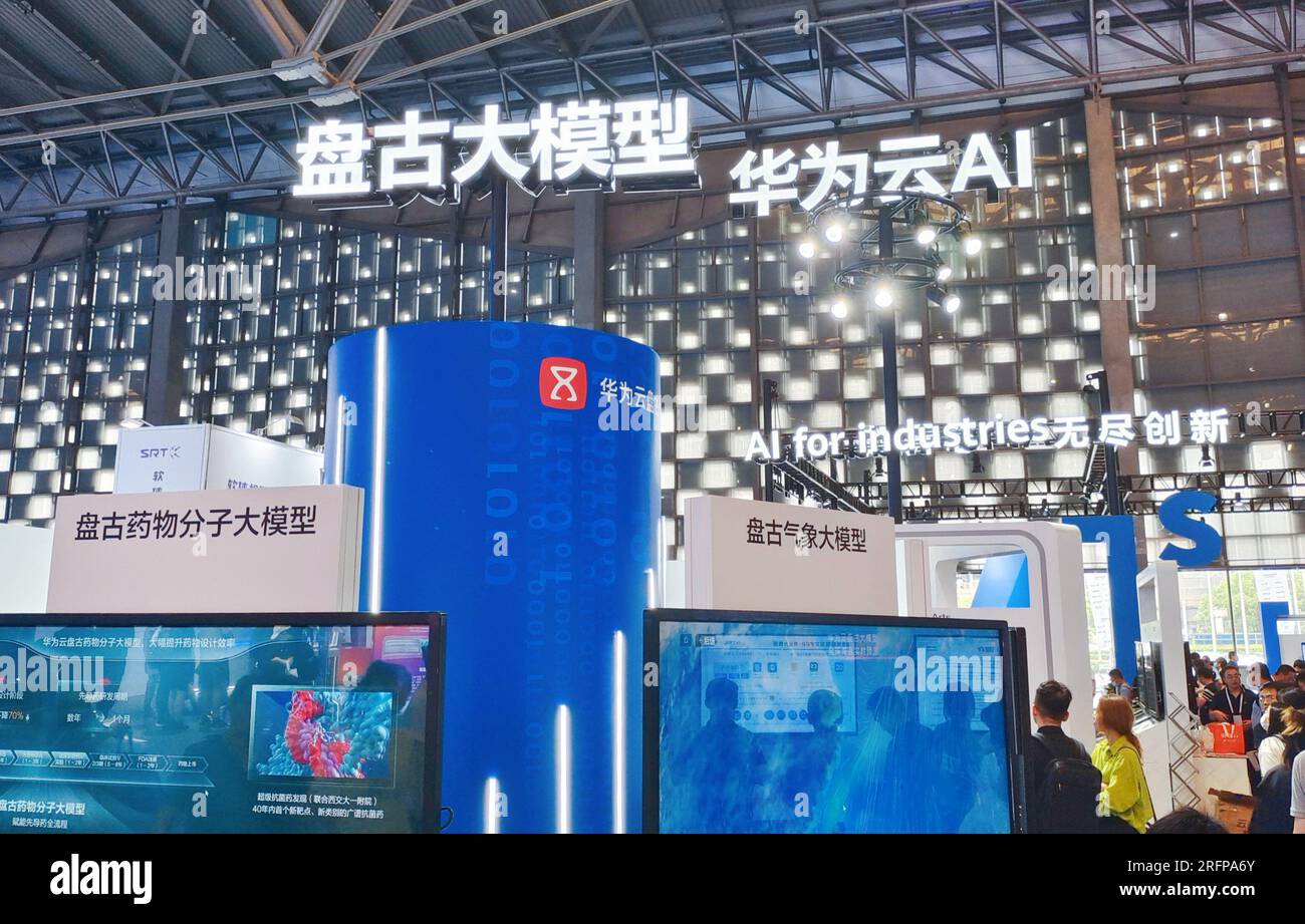 SHANGHAI, CHINA - JULY 8, 2023 - (FILE) Visitors visit the Huawei booth ...