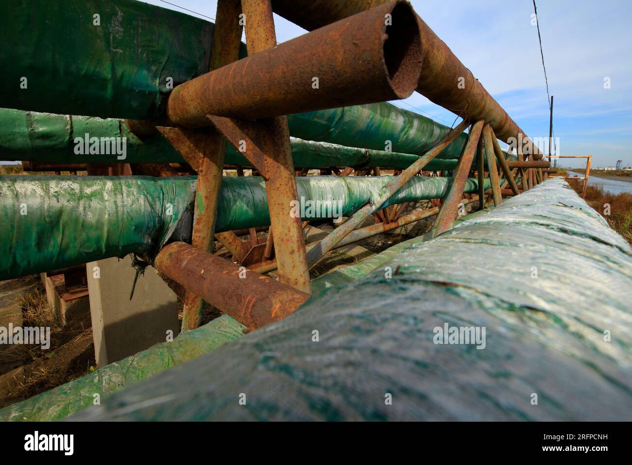 Pipeline of oil fields Stock Photo - Alamy