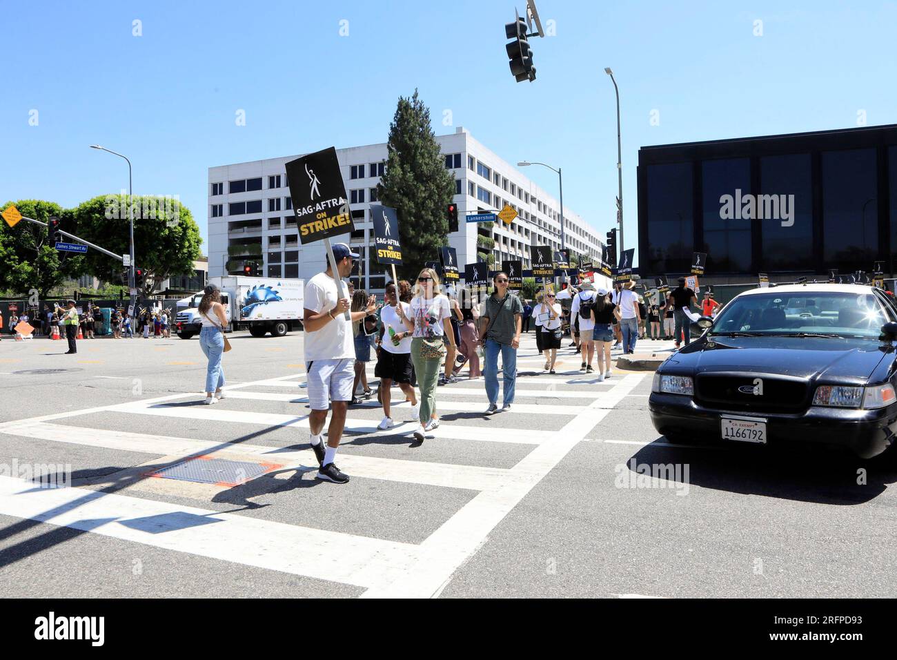 Los Angeles, CA. 4th Aug, 2023. Police shut down Lankershim Blvd for ...