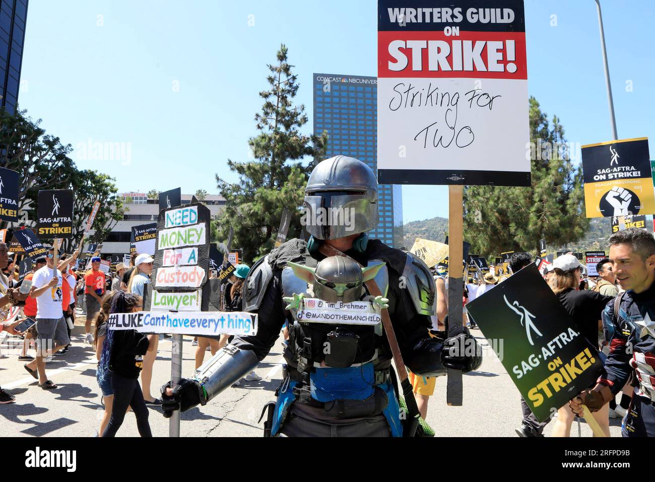Los Angeles, CA. 4th Aug, 2023. Strikers in attendance for SAG-AFTRA ...