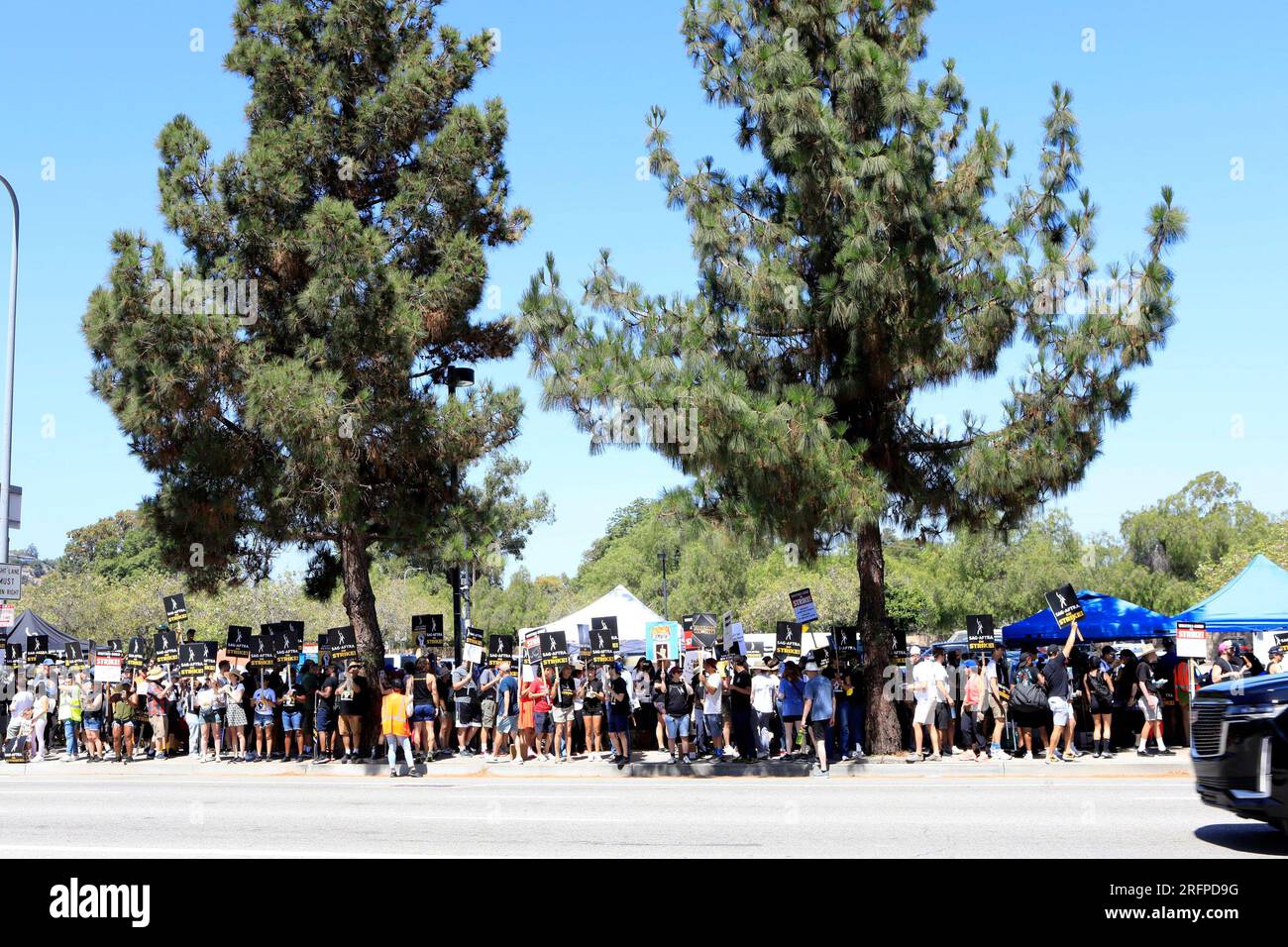 Los Angeles, CA. 4th Aug, 2023. Strikers in attendance for SAG-AFTRA ...