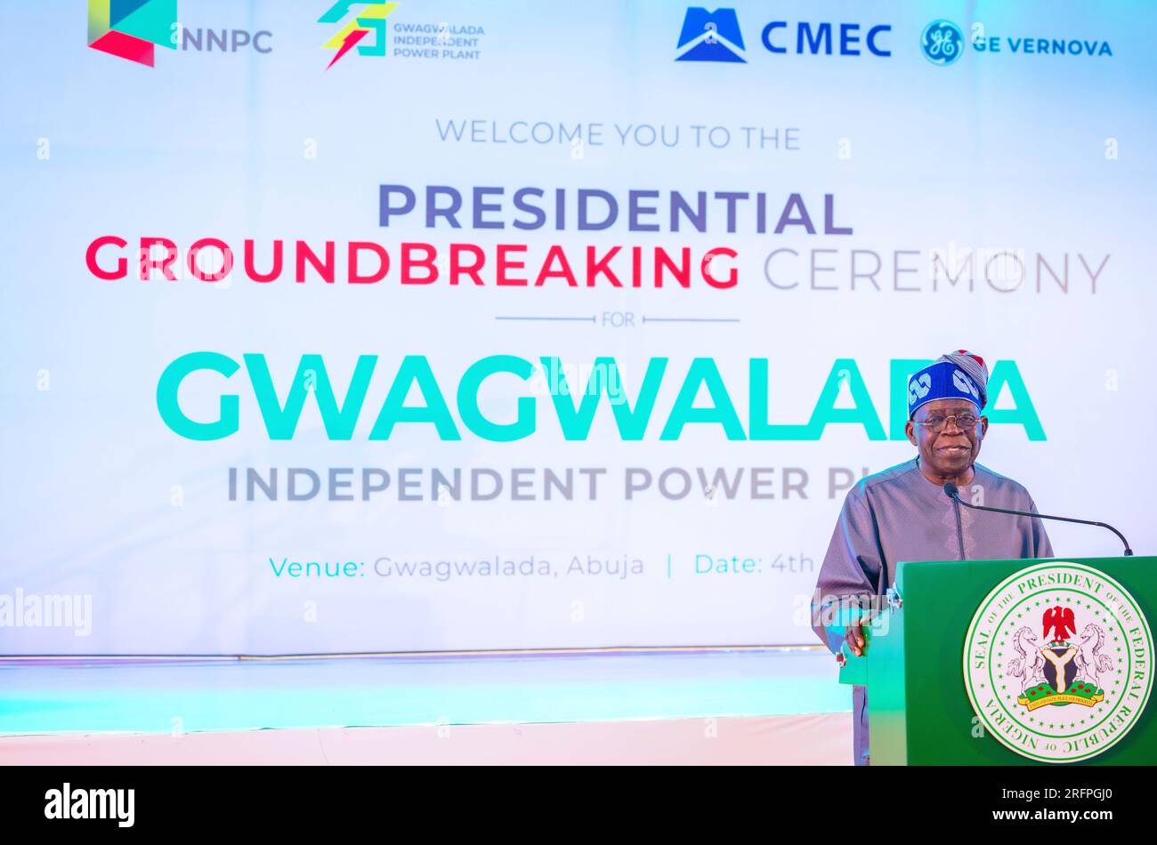 Groundbreaking ceremony machinery hi-res stock photography and images ...