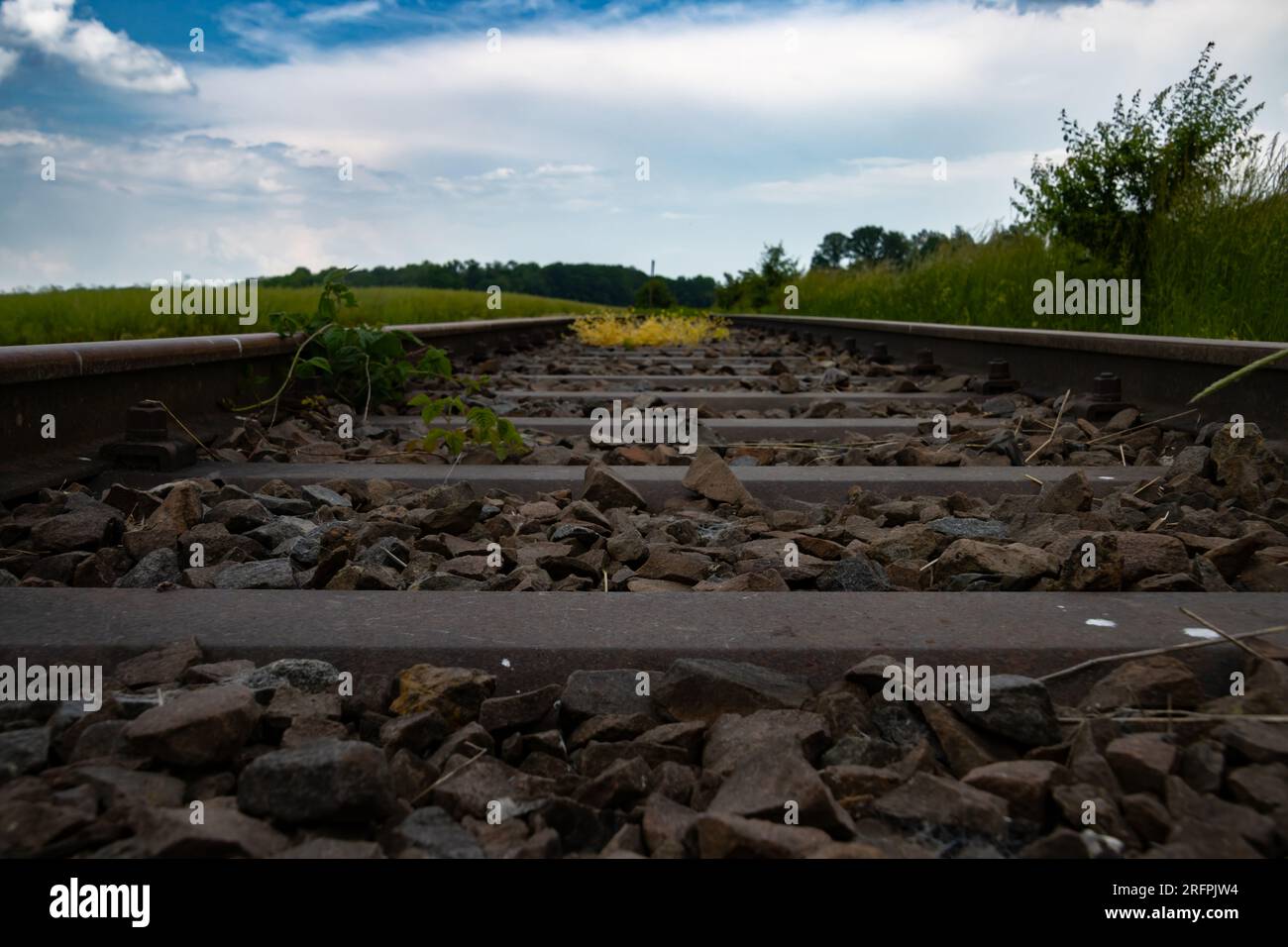 Abandoned railroad hi-res stock photography and images - Alamy