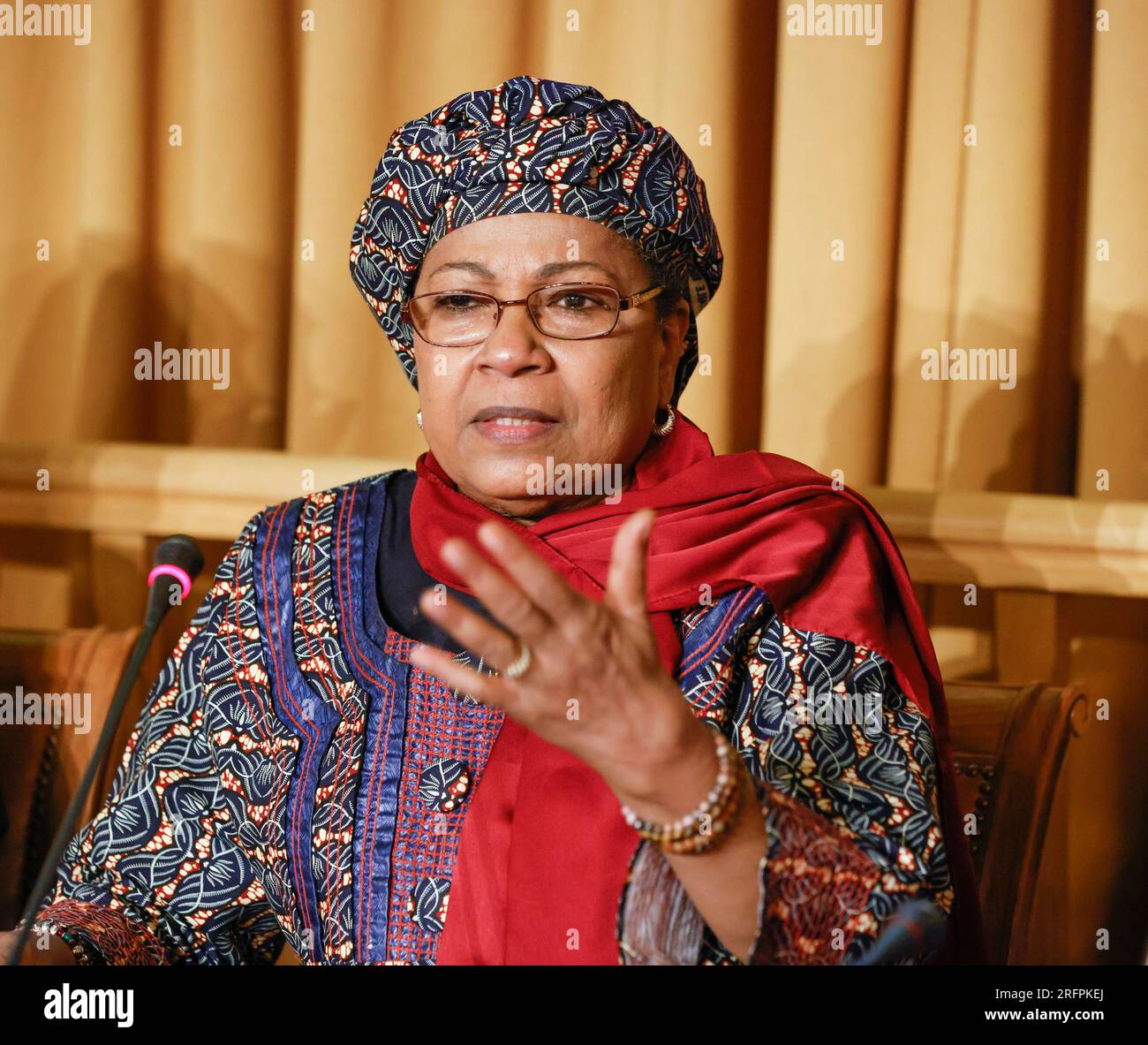 Ambassador of france hi-res stock photography and images - Alamy