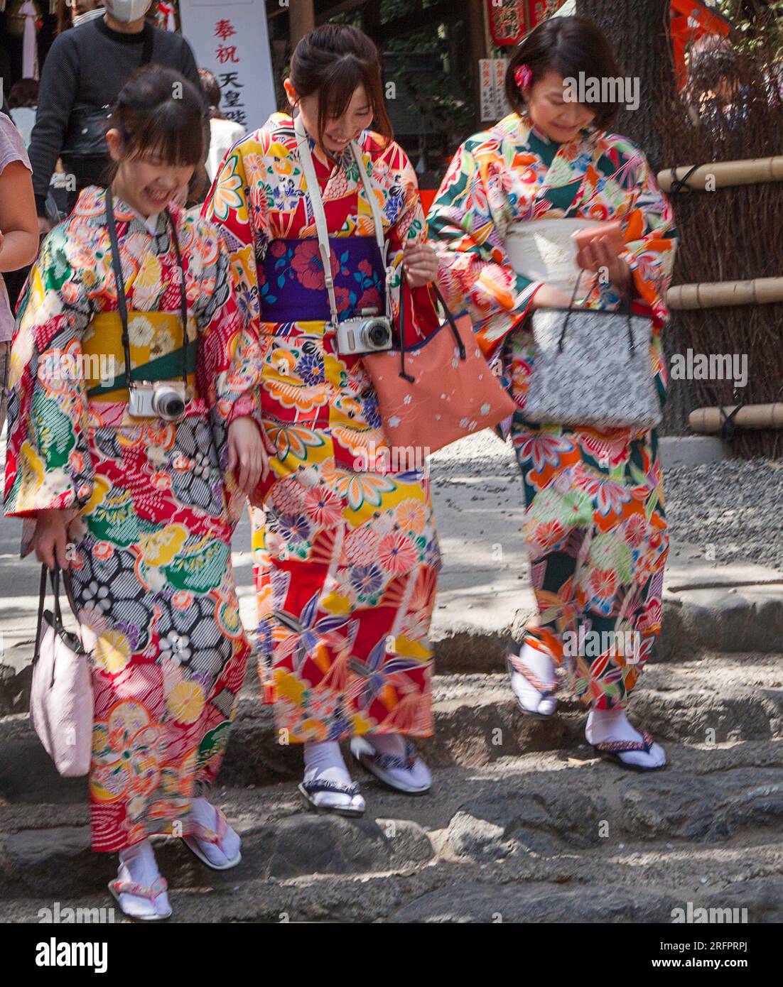 Japanese Girls in traditional costumes Stock Photo - Alamy