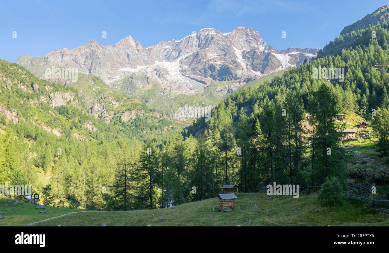 The peaks Punta Gnifetti or Signalkuppe, Parrotspitze, Ludwigshohe ...