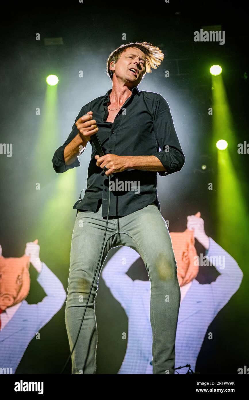 Brett lewis anderson hi-res stock photography and images - Alamy
