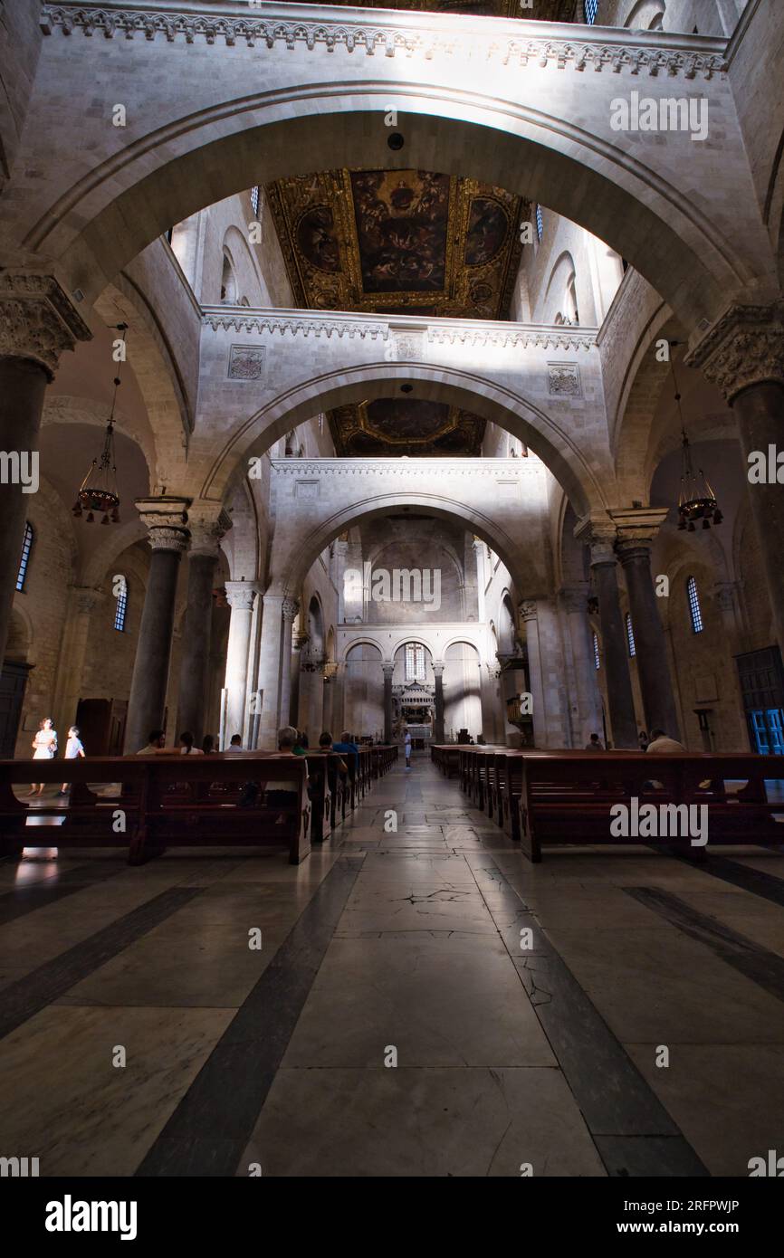 Interior view of the Saint Nicholas church in Bari Stock Photo - Alamy