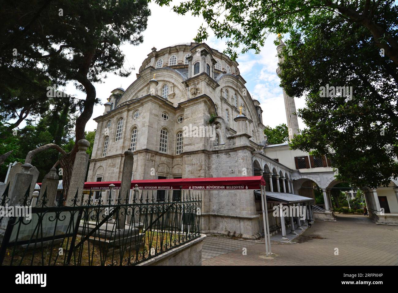 Located in Istanbul, Turkey, the Great Selimiye Mosque was built in ...