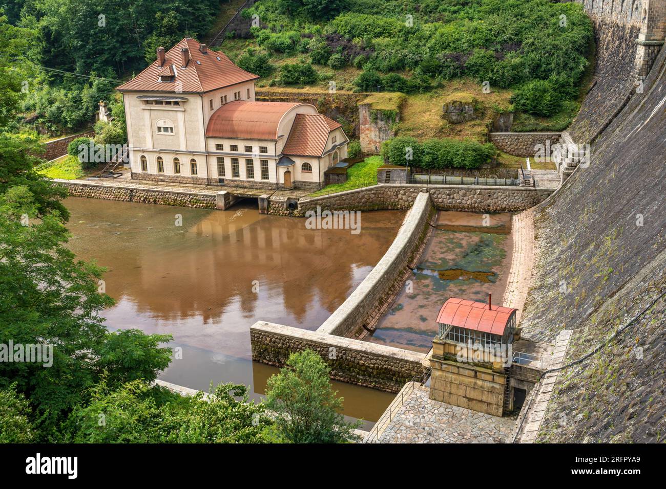 Dam on the Labe river, part of the Les Kralovstvi reservoir in Bílá ...