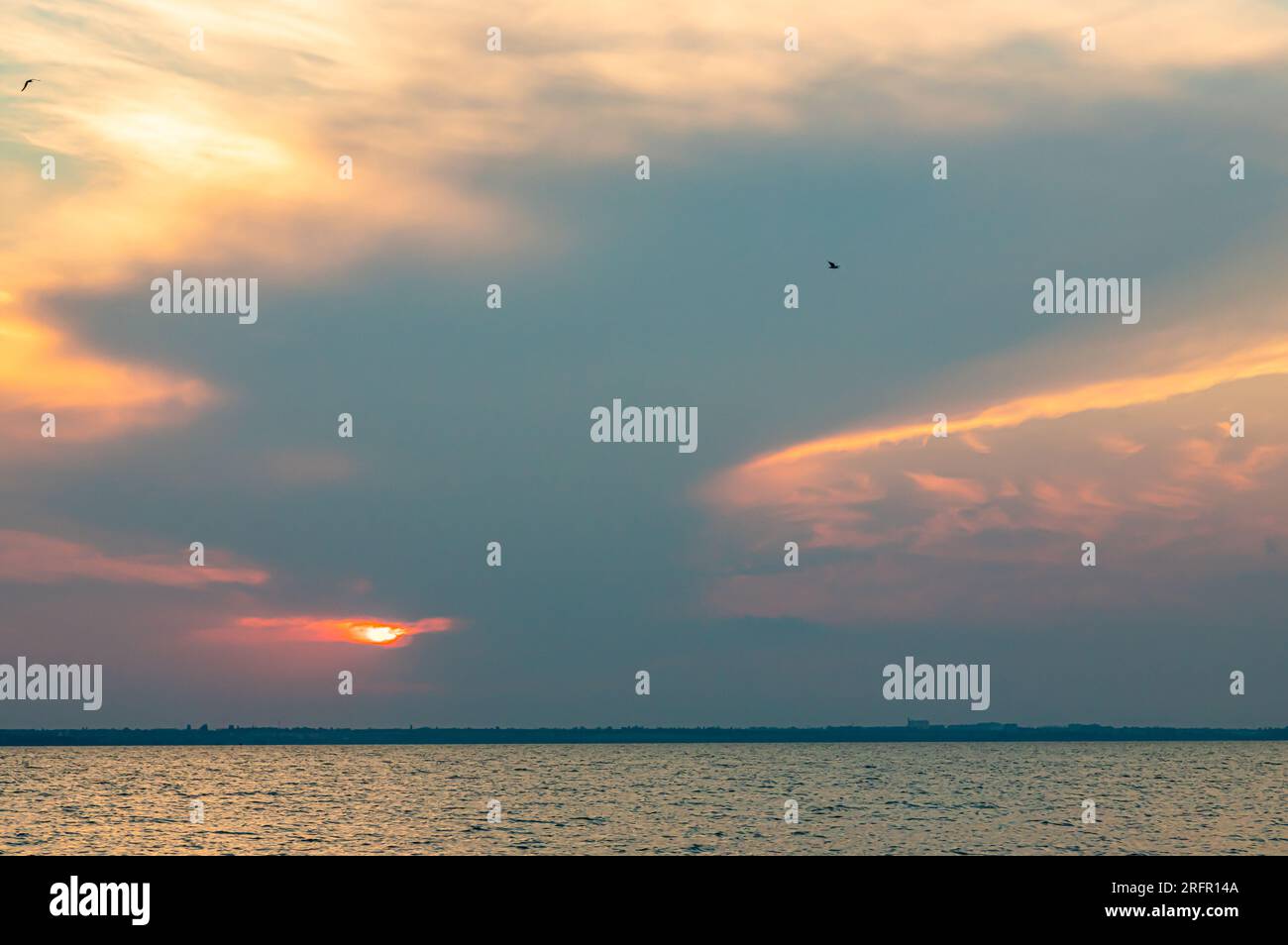 Beautiful sunset light over lake hi-res stock photography and images ...