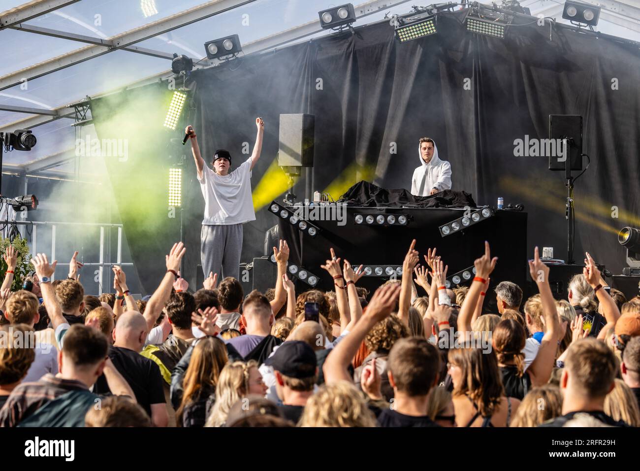 Venbee singer hi-res stock photography and images - Alamy