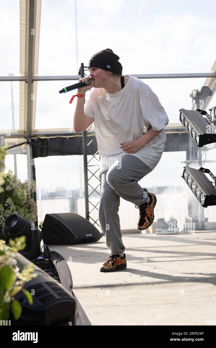 Venbee singer hi-res stock photography and images - Alamy