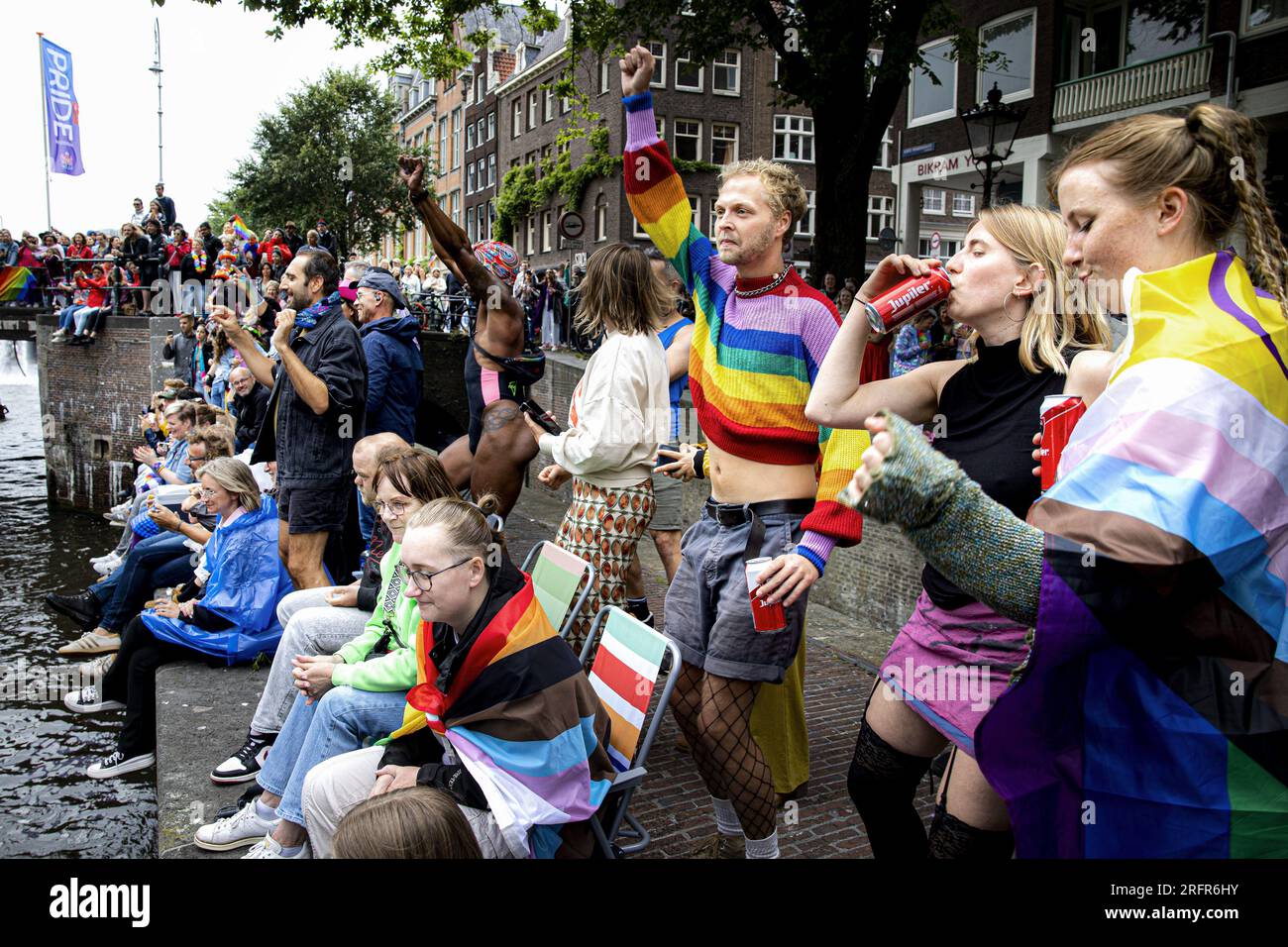Large groep of people hi-res stock photography and images - Alamy