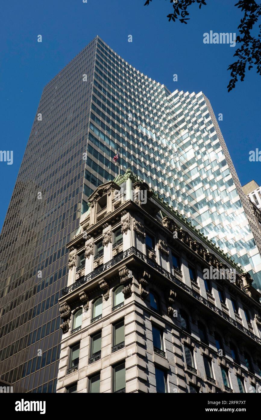 452 Fifth Avenue, Beaux-Arts and Modern Tower contrasting architecture ...