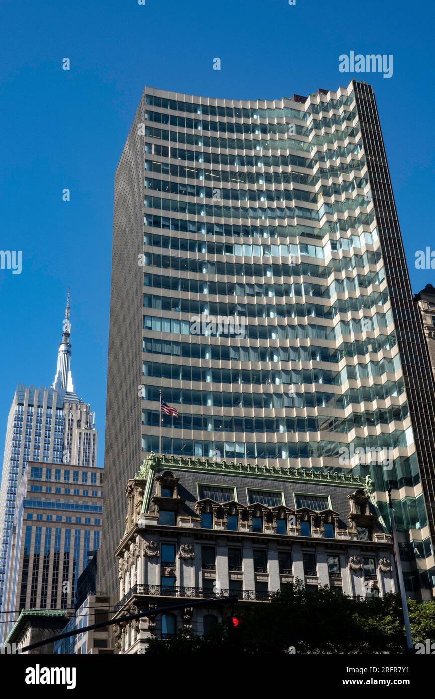 452 Fifth Avenue, Beaux-Arts and Modern Tower contrasting architecture ...