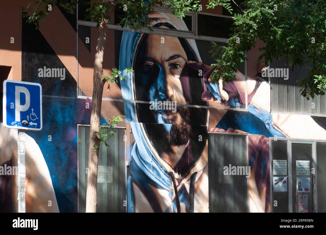 Hoodie street art graffiti hi-res stock photography and images - Alamy