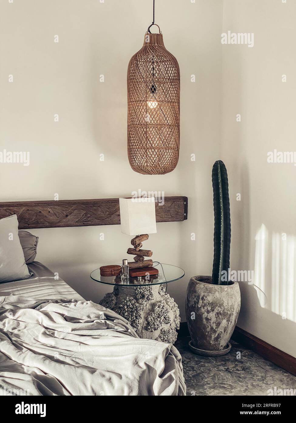 Bedside lamps hi-res stock photography and images - Alamy