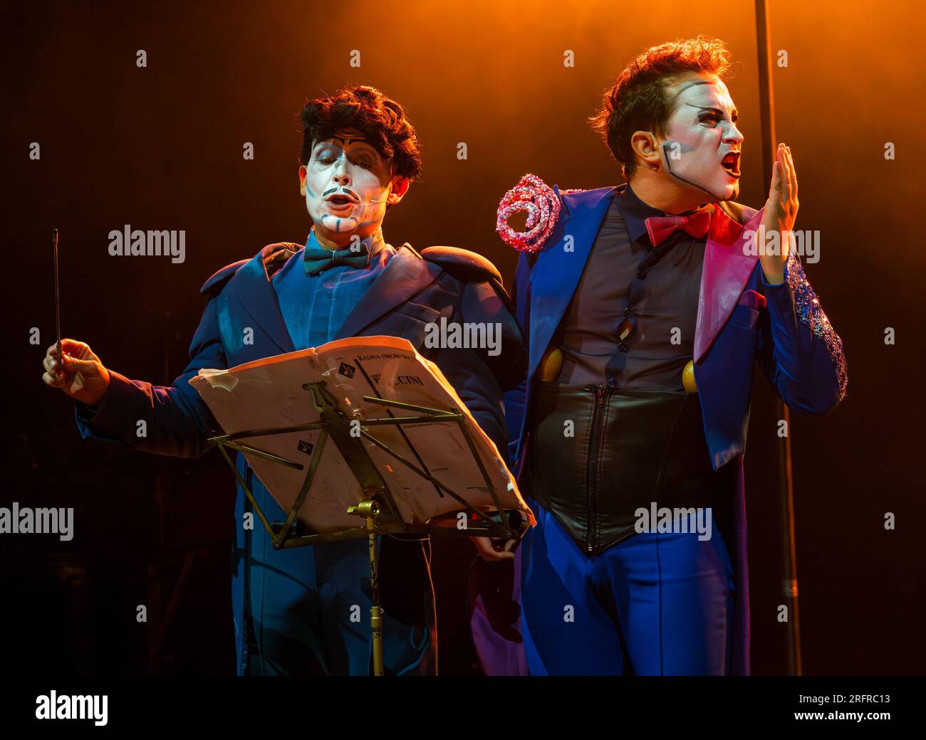 British operas hi-res stock photography and images - Alamy