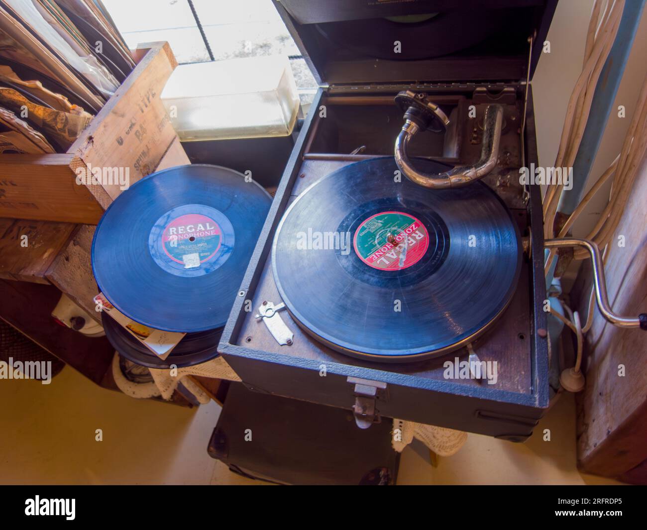 Gramophone, Clockwork, Wind-up, with Records, Herberton, Australia ...