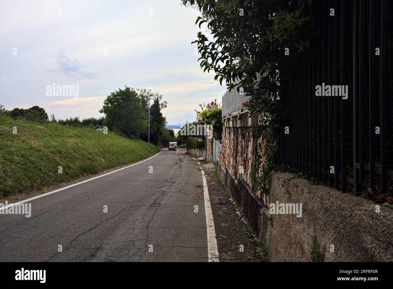 Grass hill embankment hi-res stock photography and images - Alamy