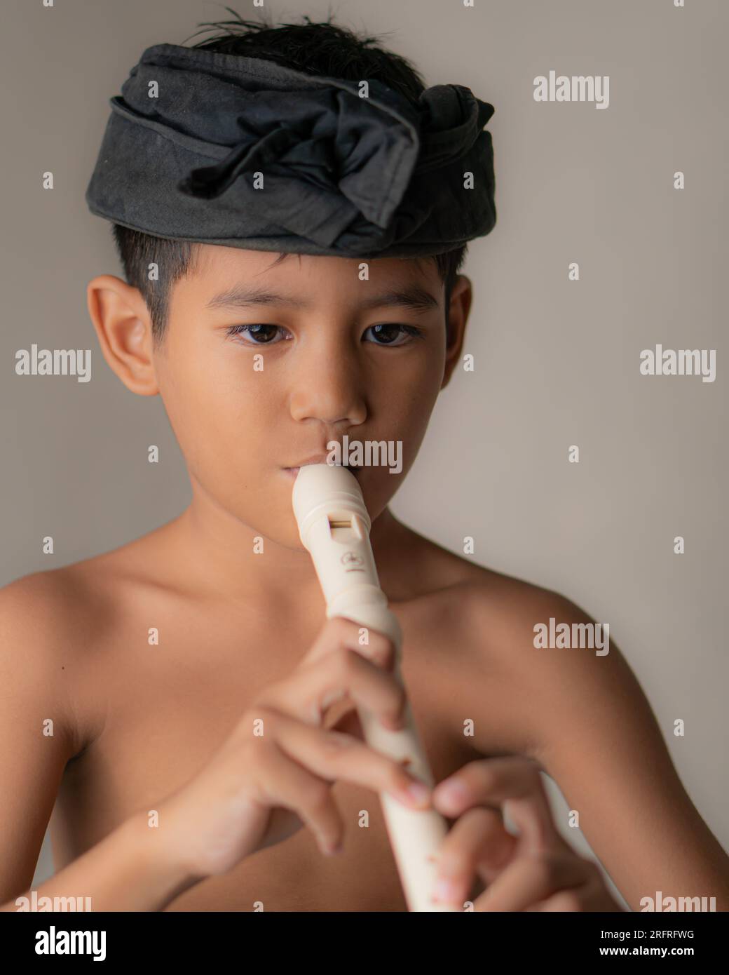 Traditional flute player hi-res stock photography and images - Alamy