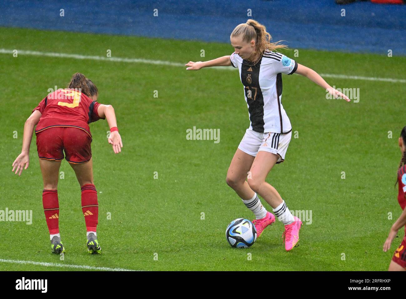 Andrea bartz hi-res stock photography and images - Alamy