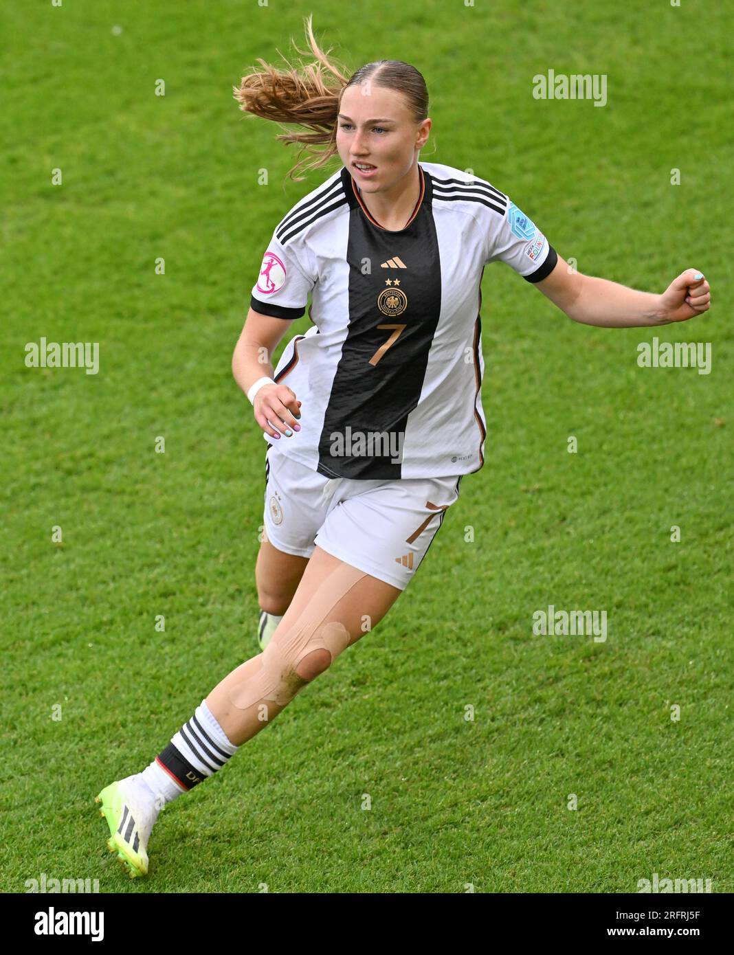 Sophie nachtigall hi-res stock photography and images - Alamy