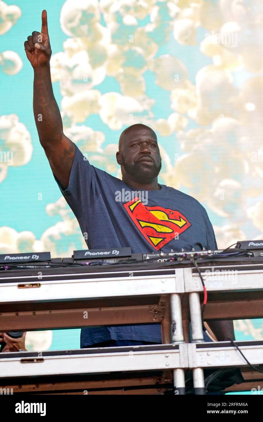 Shaquille O'Neal, aka DJ Diesel, performs on day two of the ...