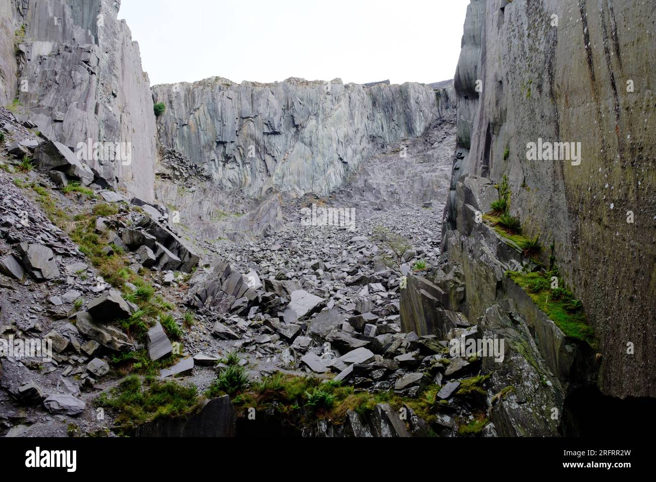 Epic landscapes of wales hi-res stock photography and images - Alamy