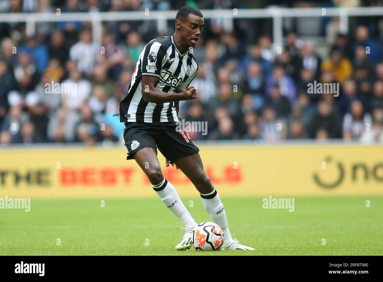 Alexander isak newcastle 2023 hi-res stock photography and images - Alamy