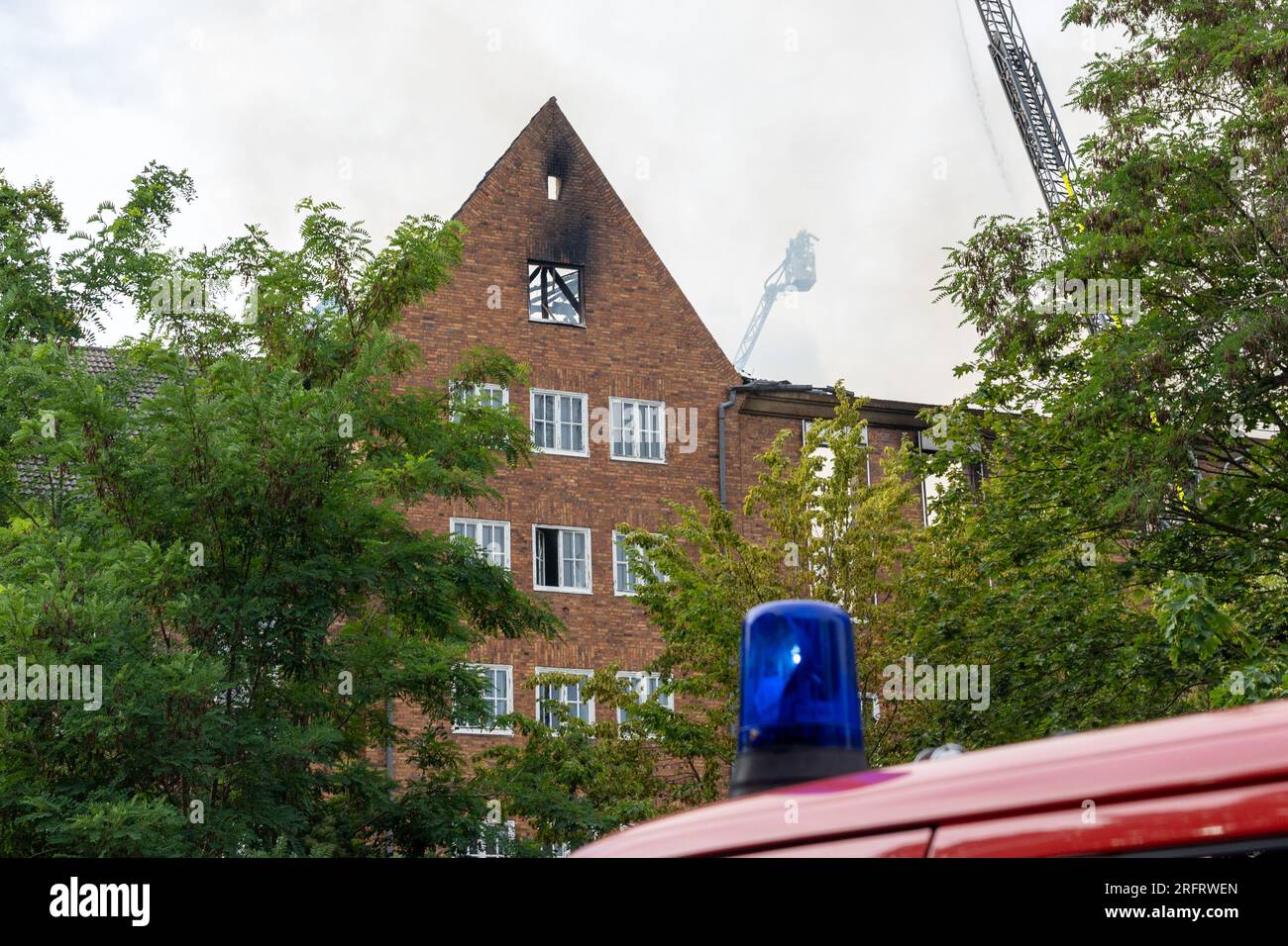 Former firefighters building hi-res stock photography and images - Alamy
