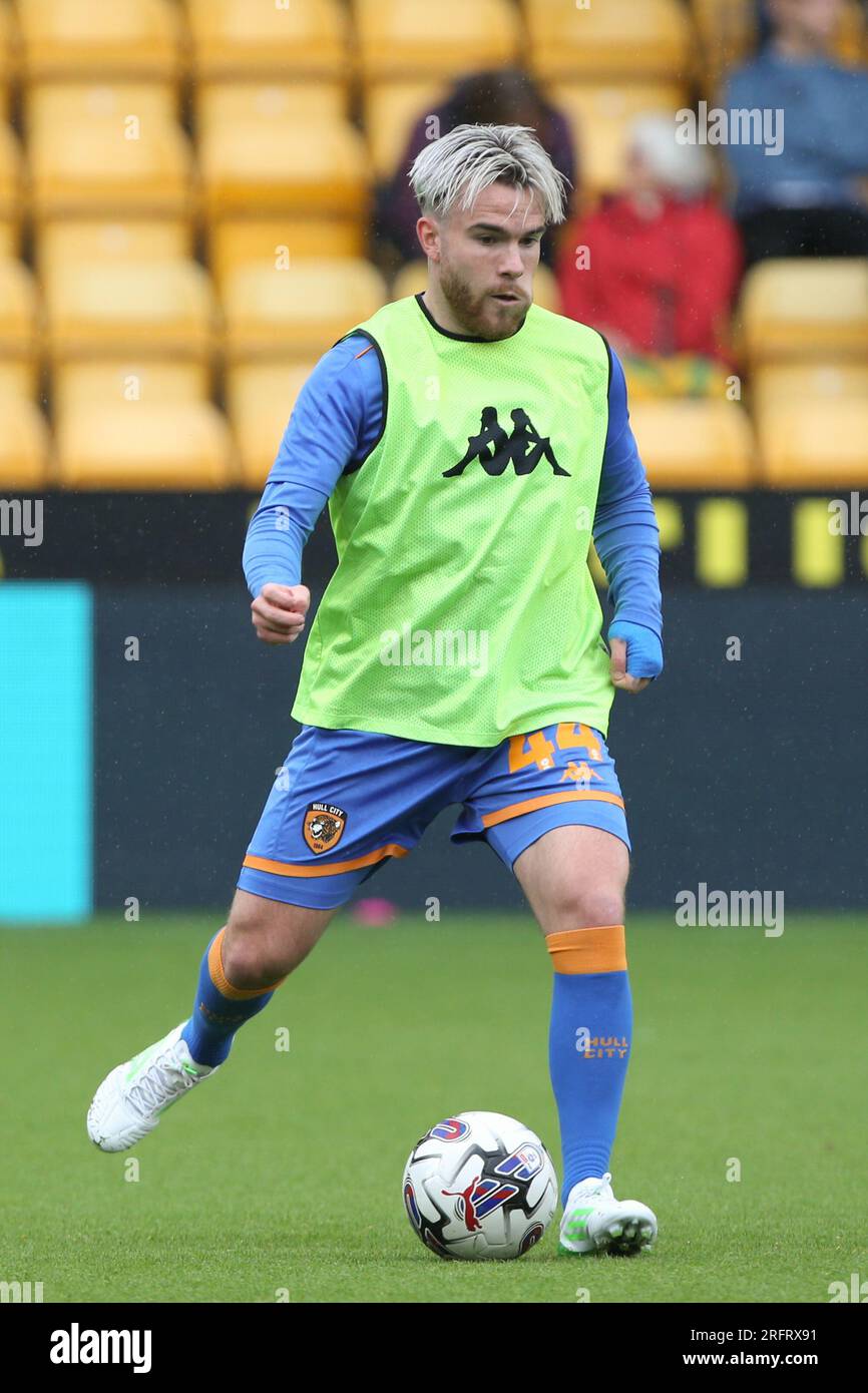 Aaron Connolly #44 of Hull City warms up during the Sky Bet ...