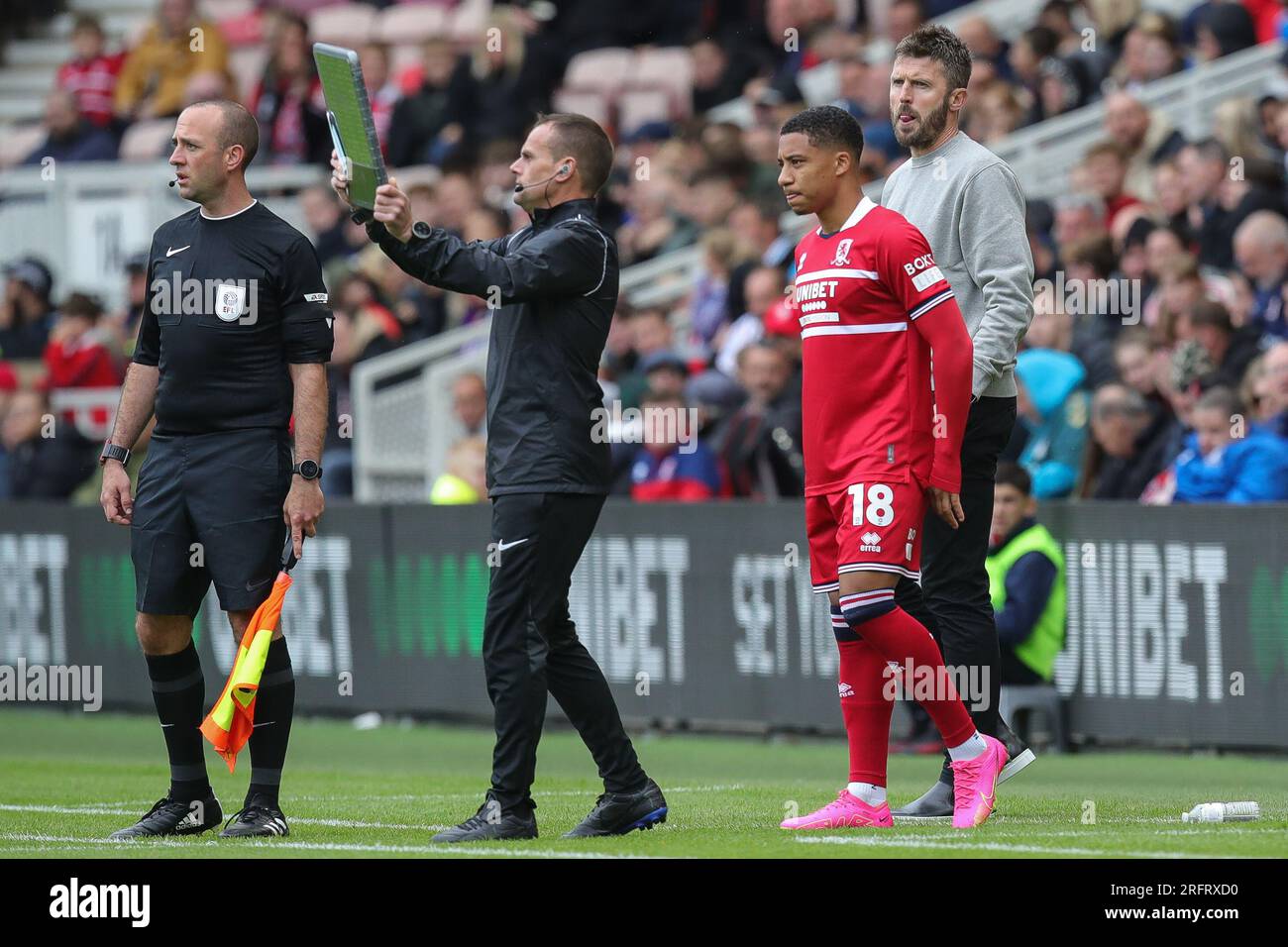 Michael Carrick manager of Middlesbrough brings on Samuel Silvera #18 ...