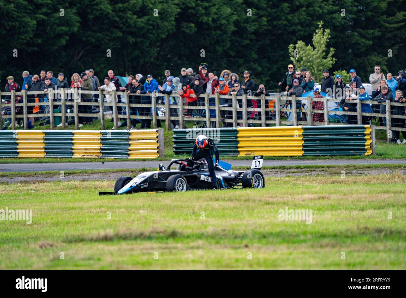 Patrick HEUZENROEDER - Phinsys by Argenti Crashes Out British Formula 4 ...