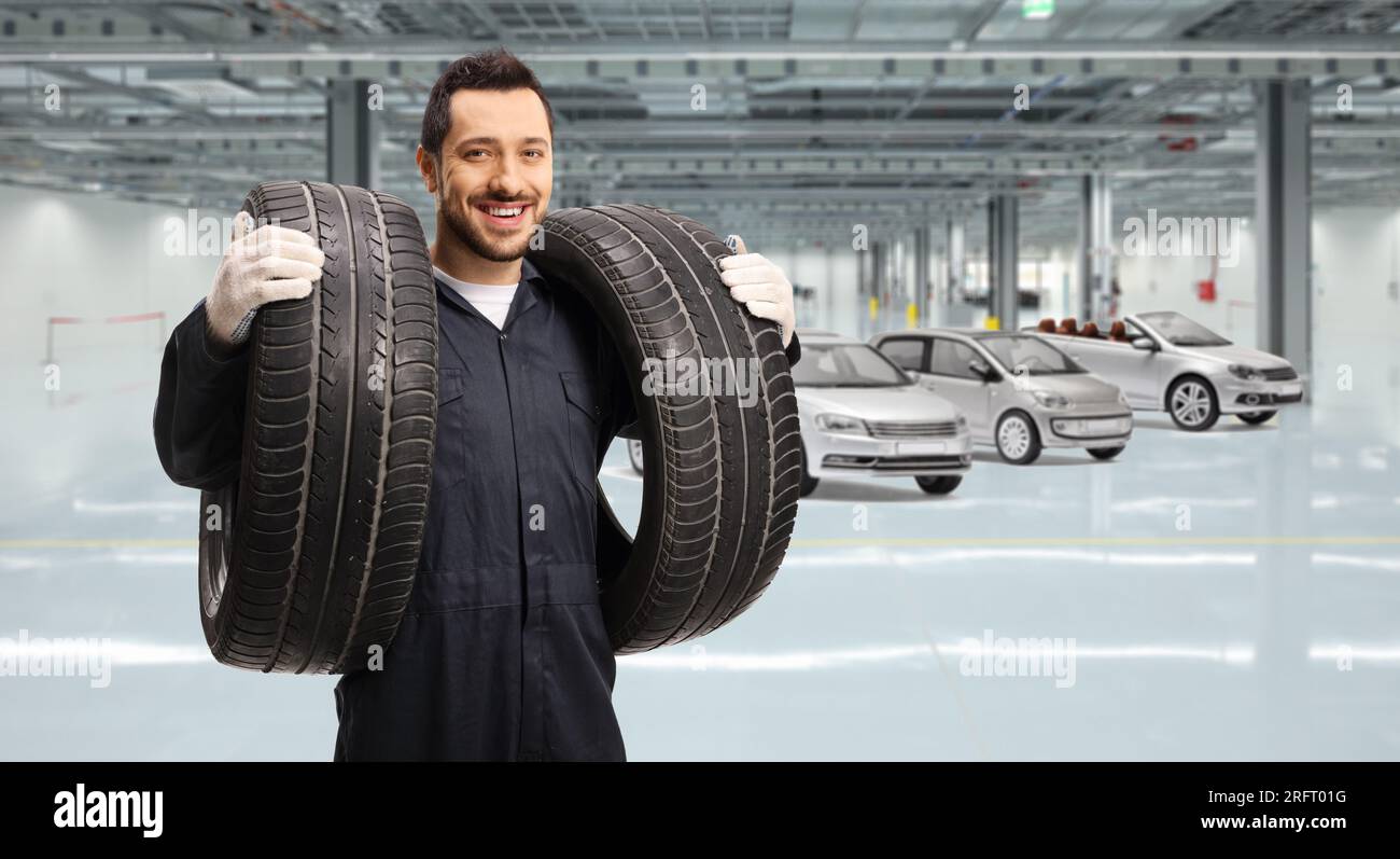 Inside mechanic garage hi-res stock photography and images - Alamy