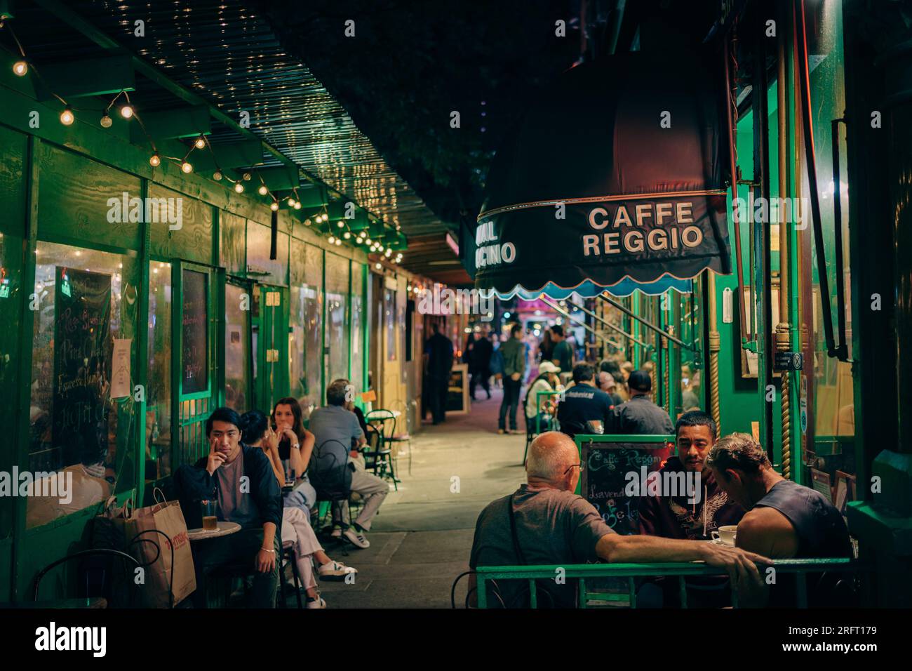 Caffe reggio greenwich hi-res stock photography and images - Alamy