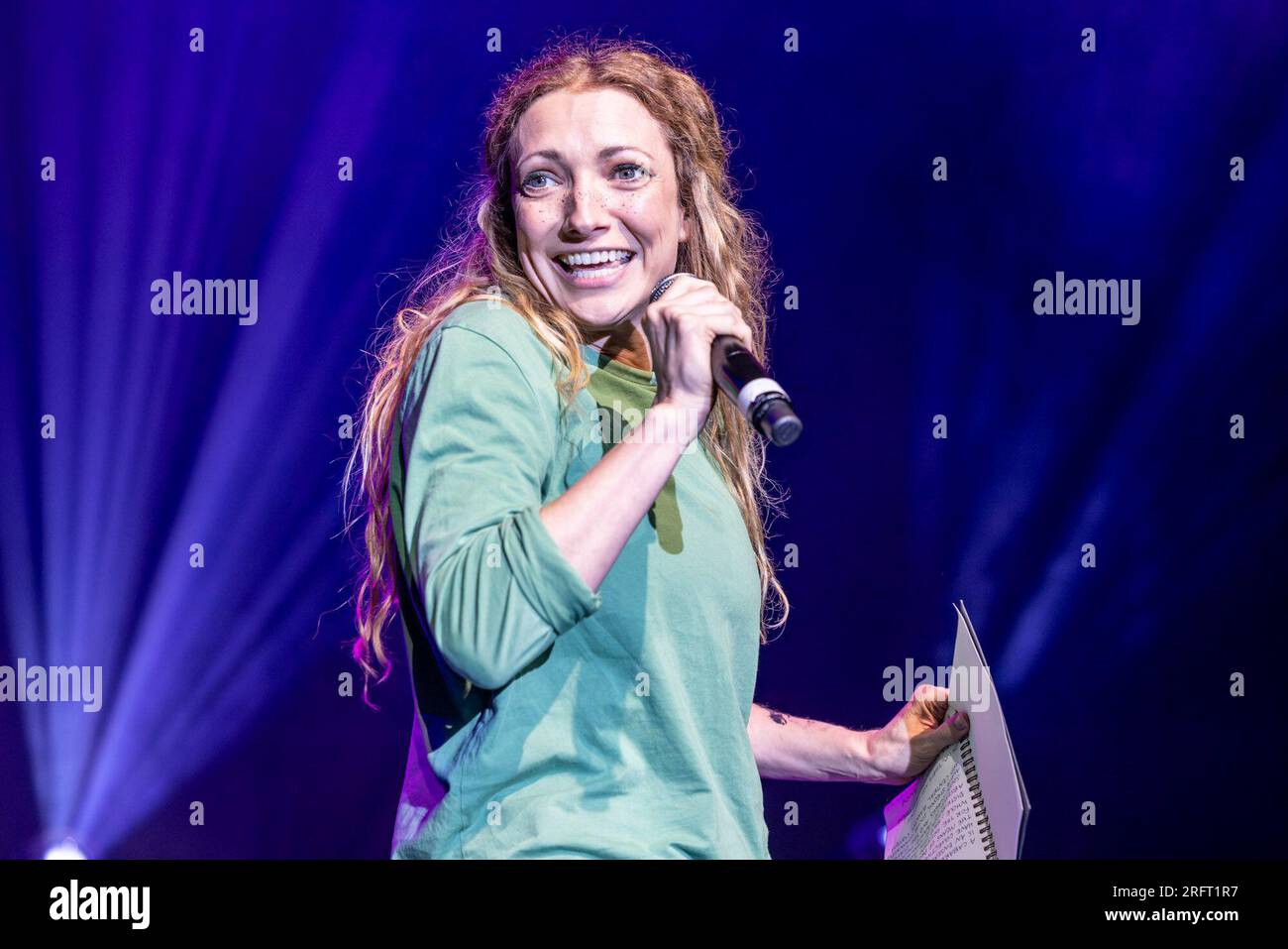 Lucy mccormick hi-res stock photography and images - Alamy