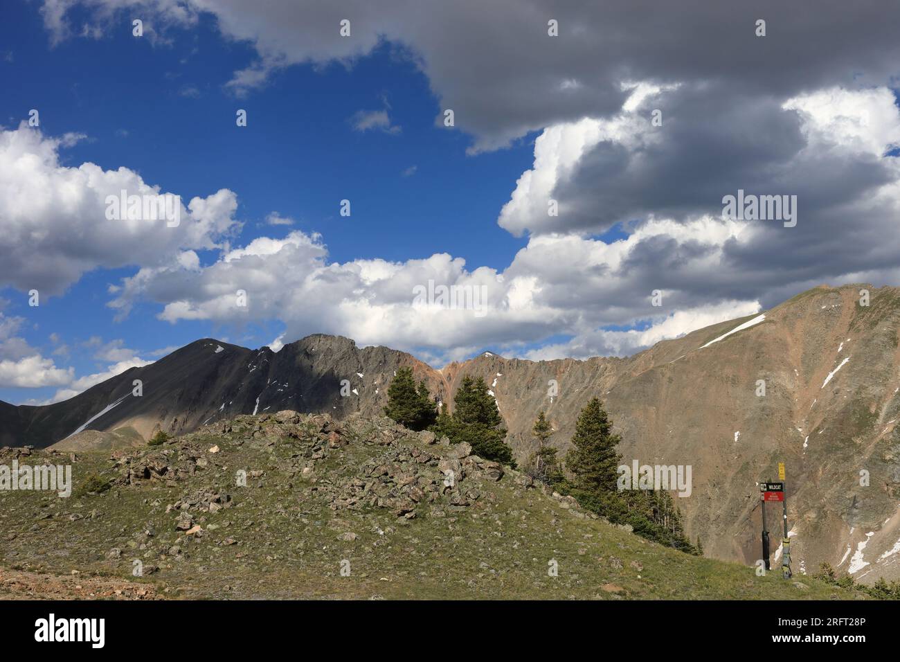 Mounts green hi-res stock photography and images - Alamy