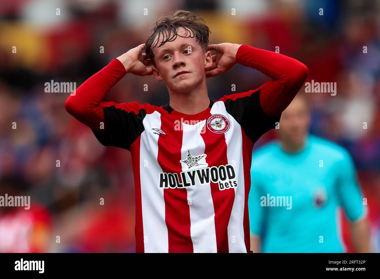 Ethan brierley brentford hi-res stock photography and images - Alamy