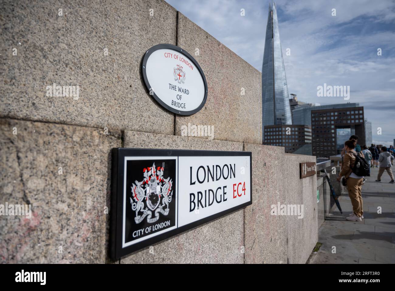 London, England, UK, 31st July 2023. London Bridge road sign Stock ...