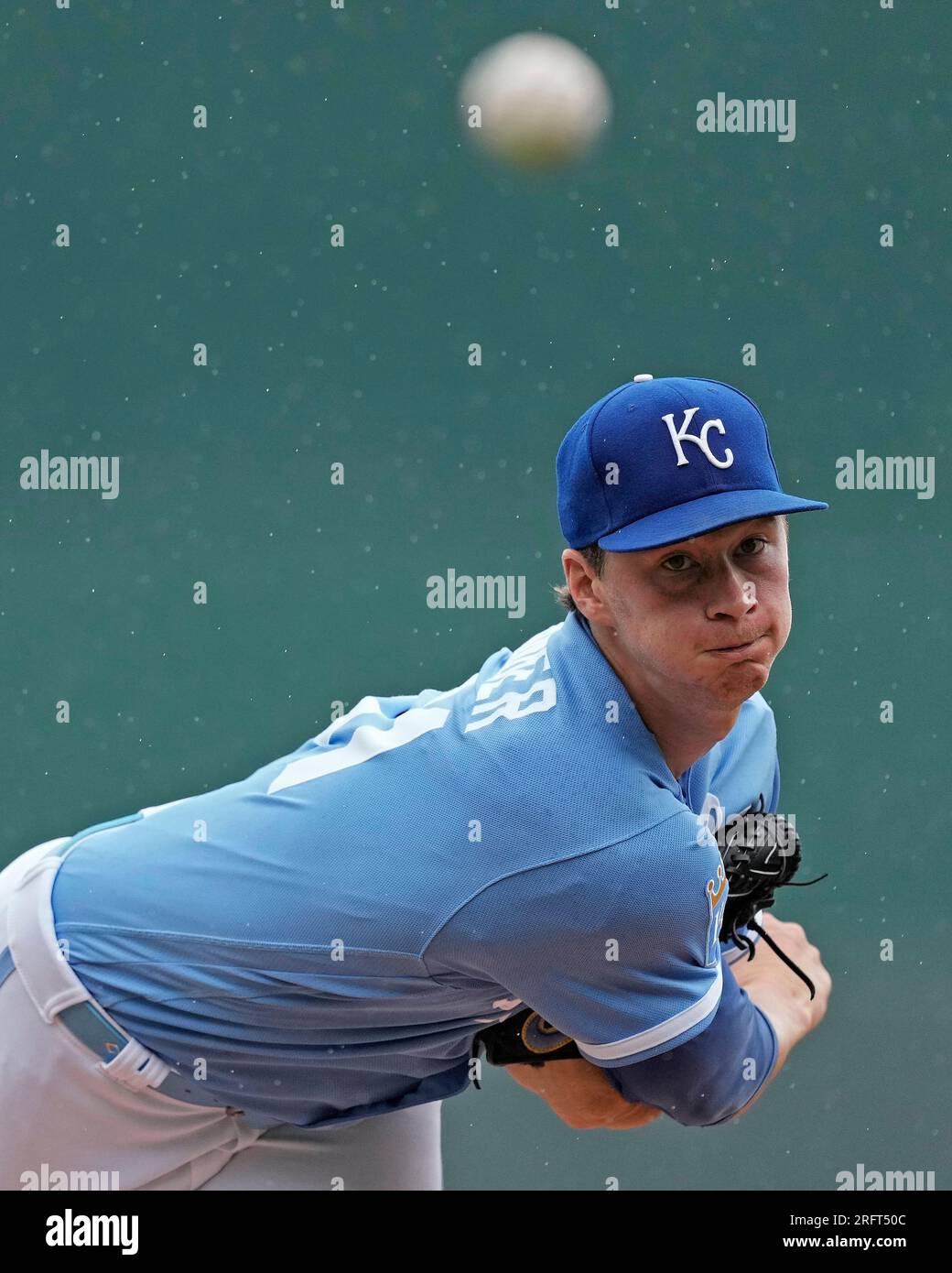 Kansas City Royals starting pitcher Brady Singer throws during the ...