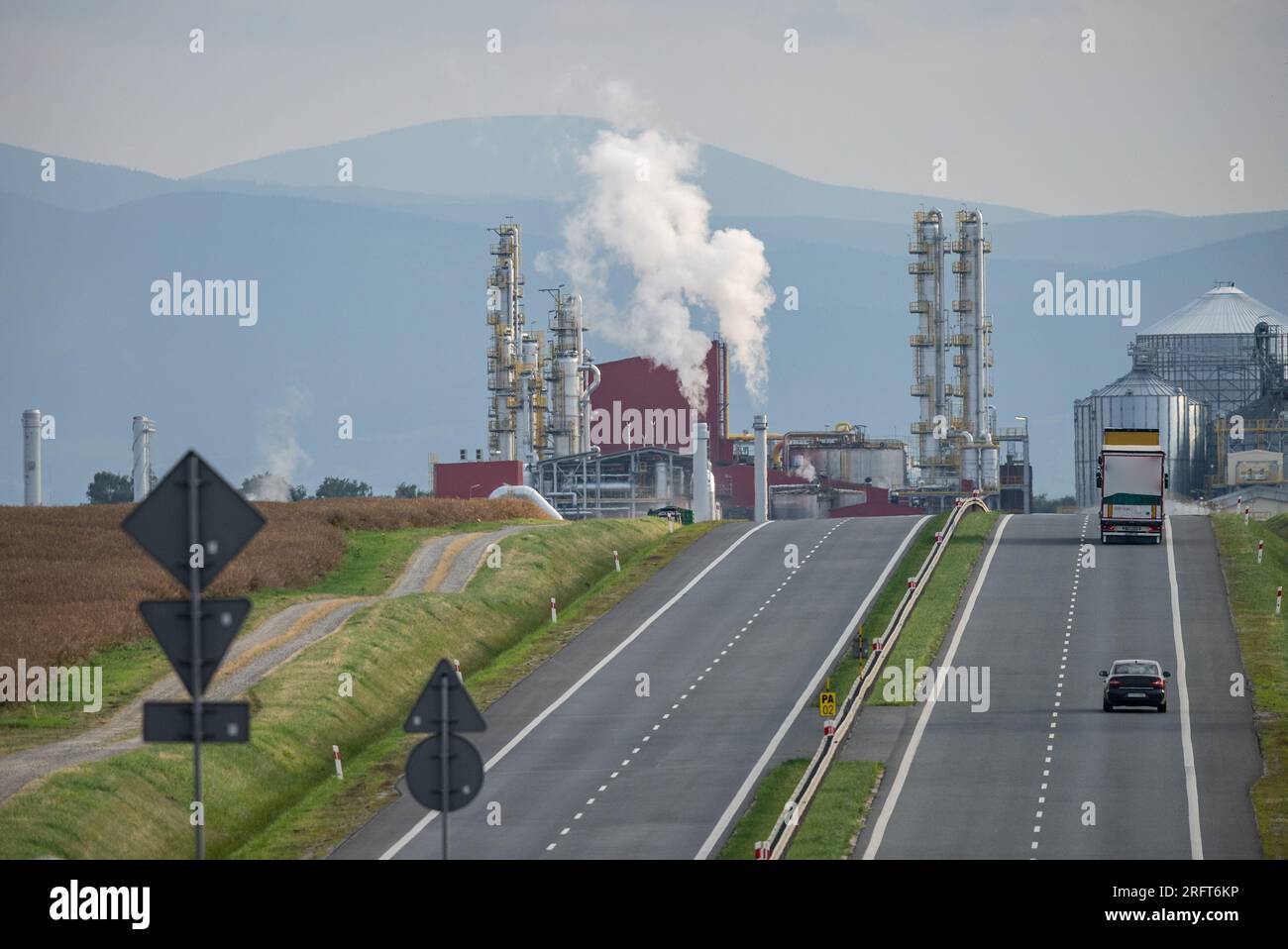 Methanol and ethanol factory. Polish producer of methanol and ethanol ...